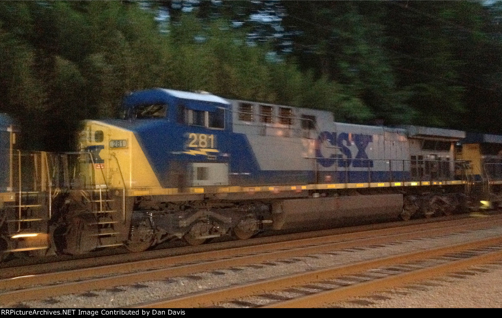 CSX AC44CW 281 on Q438-21